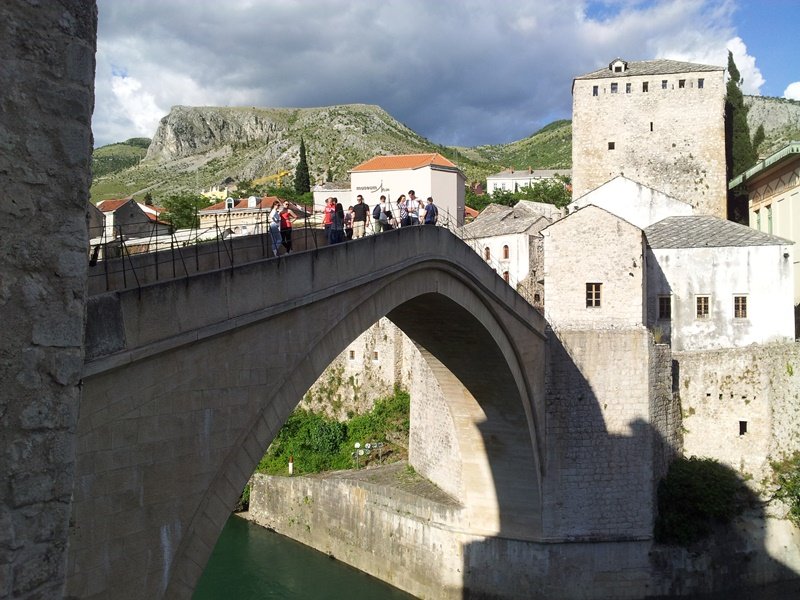 Na današnji dan je srušen Stari most u Mostaru: 'Vidim ja to, ali mozak ...